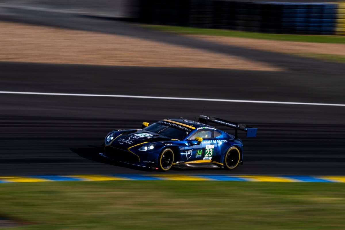 Aitken puxa 1-2 da Cadillac com #38 após 12h em Le Mans. Fittipaldi é ...